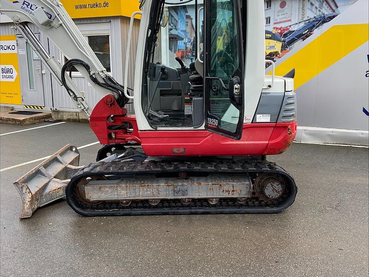 Takeuchi Minibagger TB 250 gebraucht kaufen - MachineryPortal